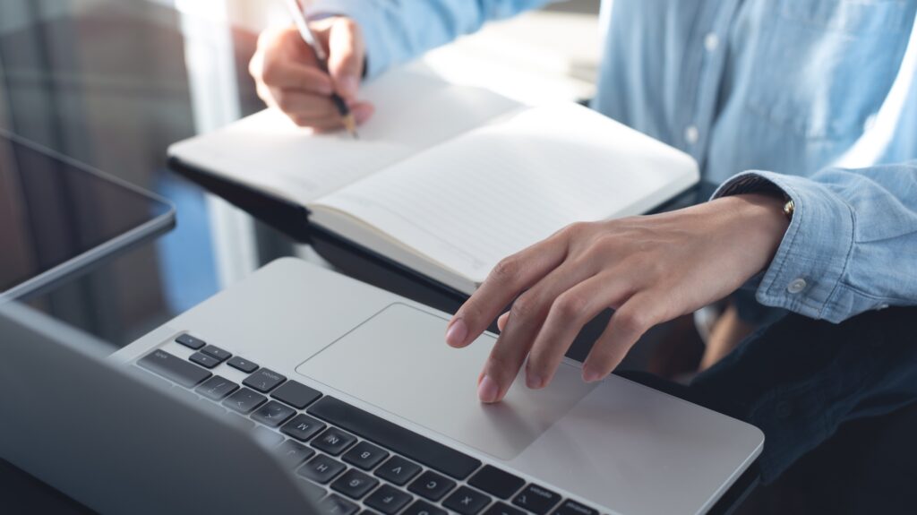 Scoala digitala eJobs: Cursuri gratuite de IT & Competente digitale